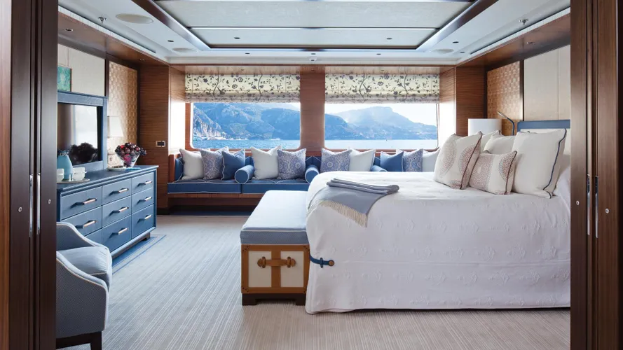 BATON ROUGE yacht for charter (Icon Yachts, 62.5m, 2010)